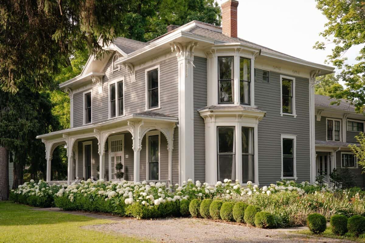 Explore Your Options: 15 Suburban House Styles Unveiled – DecoFond