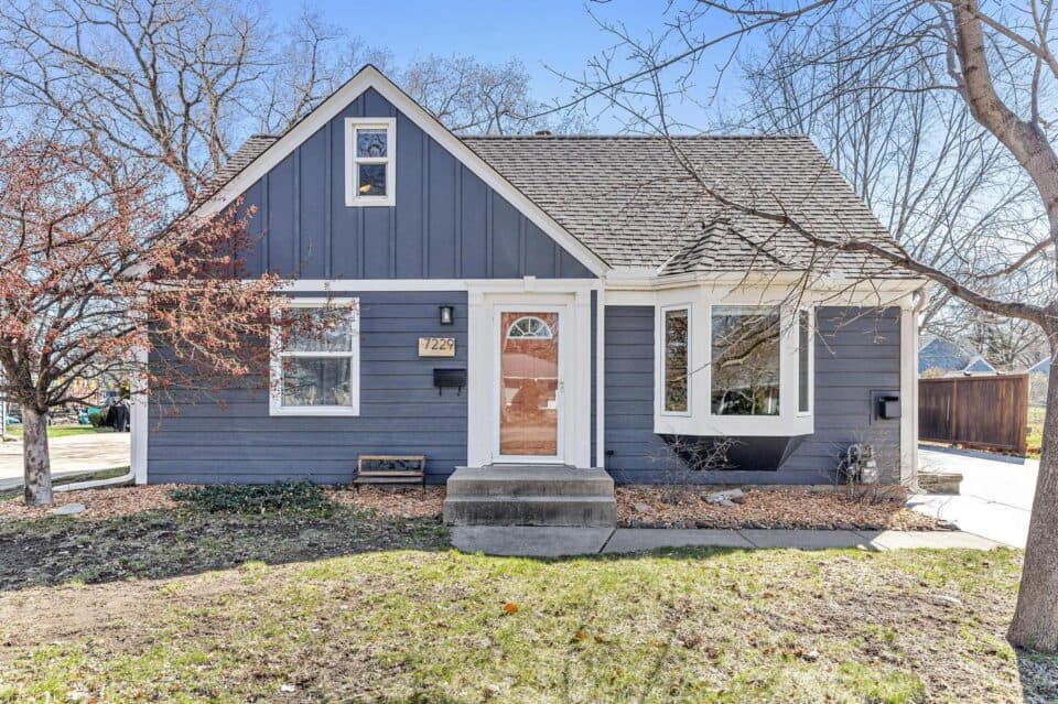 Explore Your Options: 15 Suburban House Styles Unveiled – DecoFond