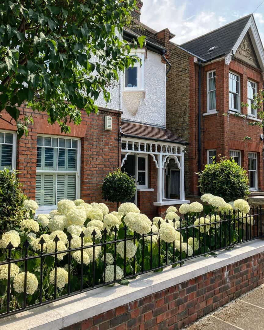 Explore Your Options: 15 Suburban House Styles Unveiled – DecoFond