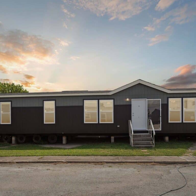15 Stunning Triple Wide Manufactured Homes – DecoFond