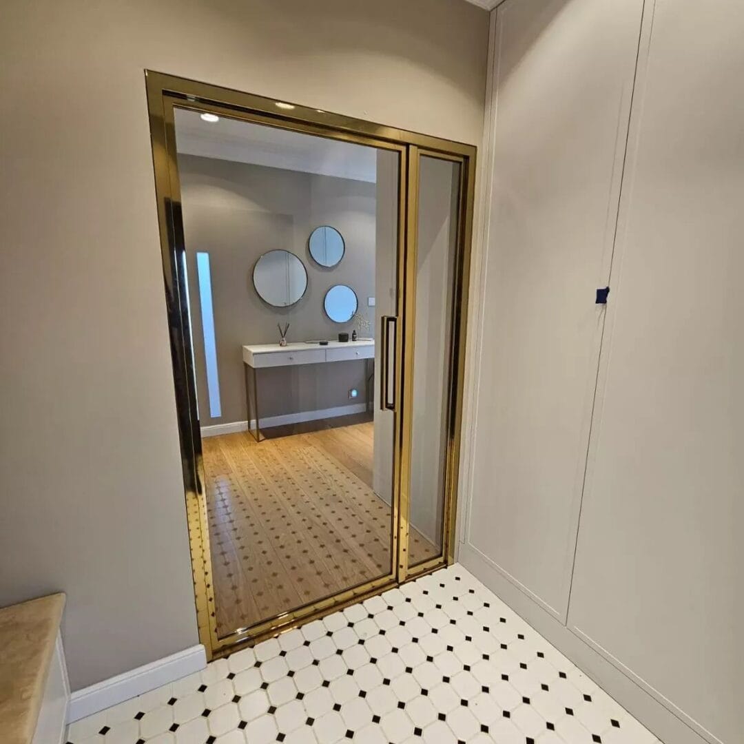 Add Some Transparent Elegance To Your Home: 14 Glass Doors Ideas – DecoFond