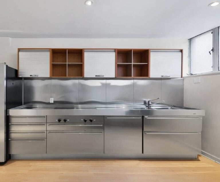 17 Stainless Steel Kitchens – Clean & Modern Cooking – DecoFond