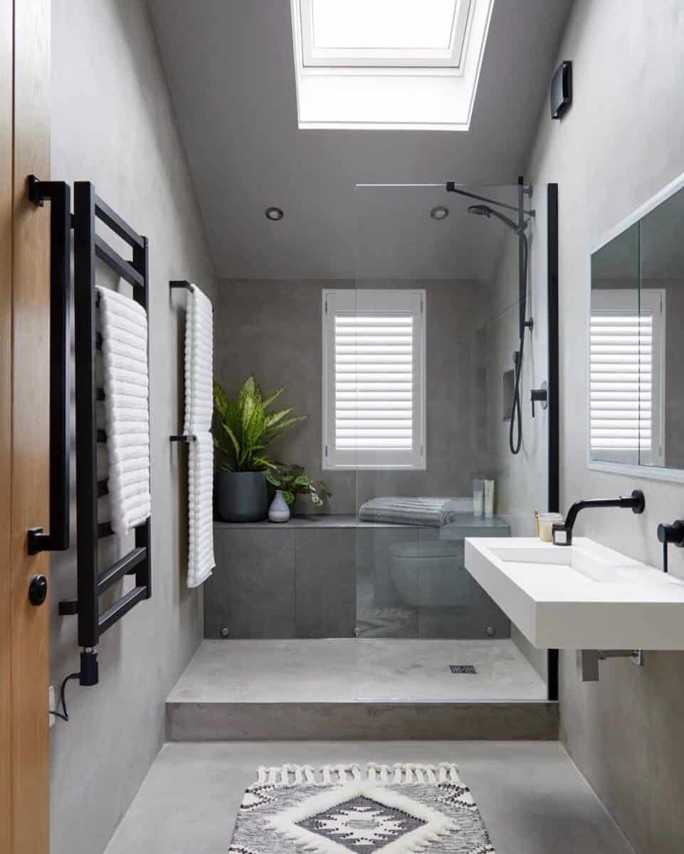 Small Wonders: 20 Genius Ideas for Narrow Bathrooms – DecoFond