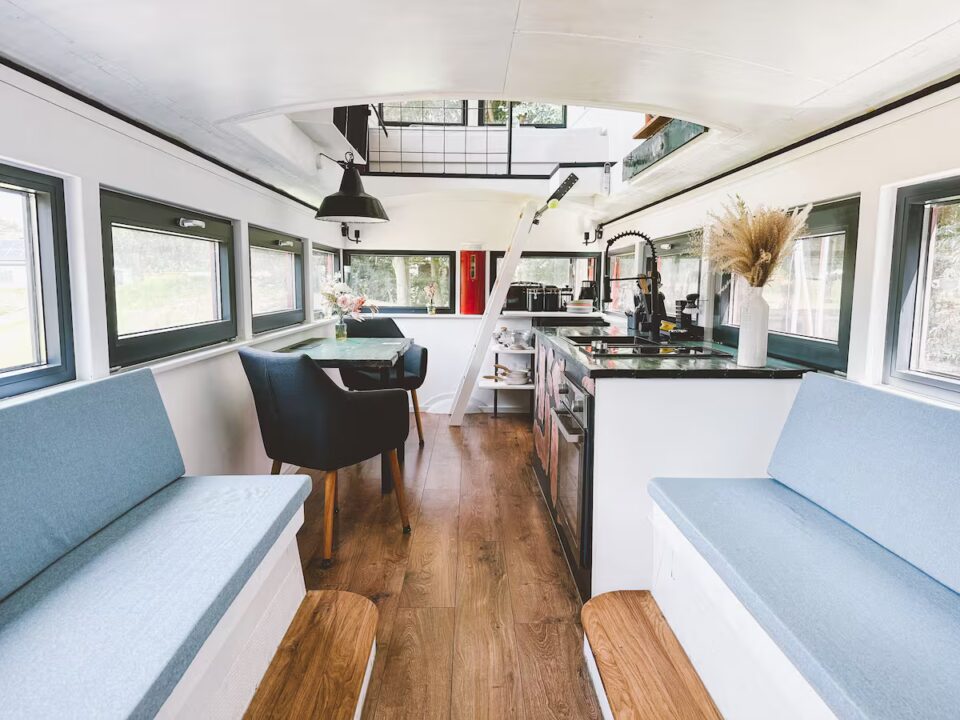 Tickets, Please! Your Next Airbnb Stay Is a Double-Decker Bus – DecoFond