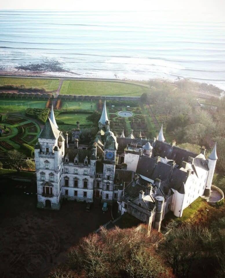 The 30 Most Beautiful Castles Around the World – DecoFond