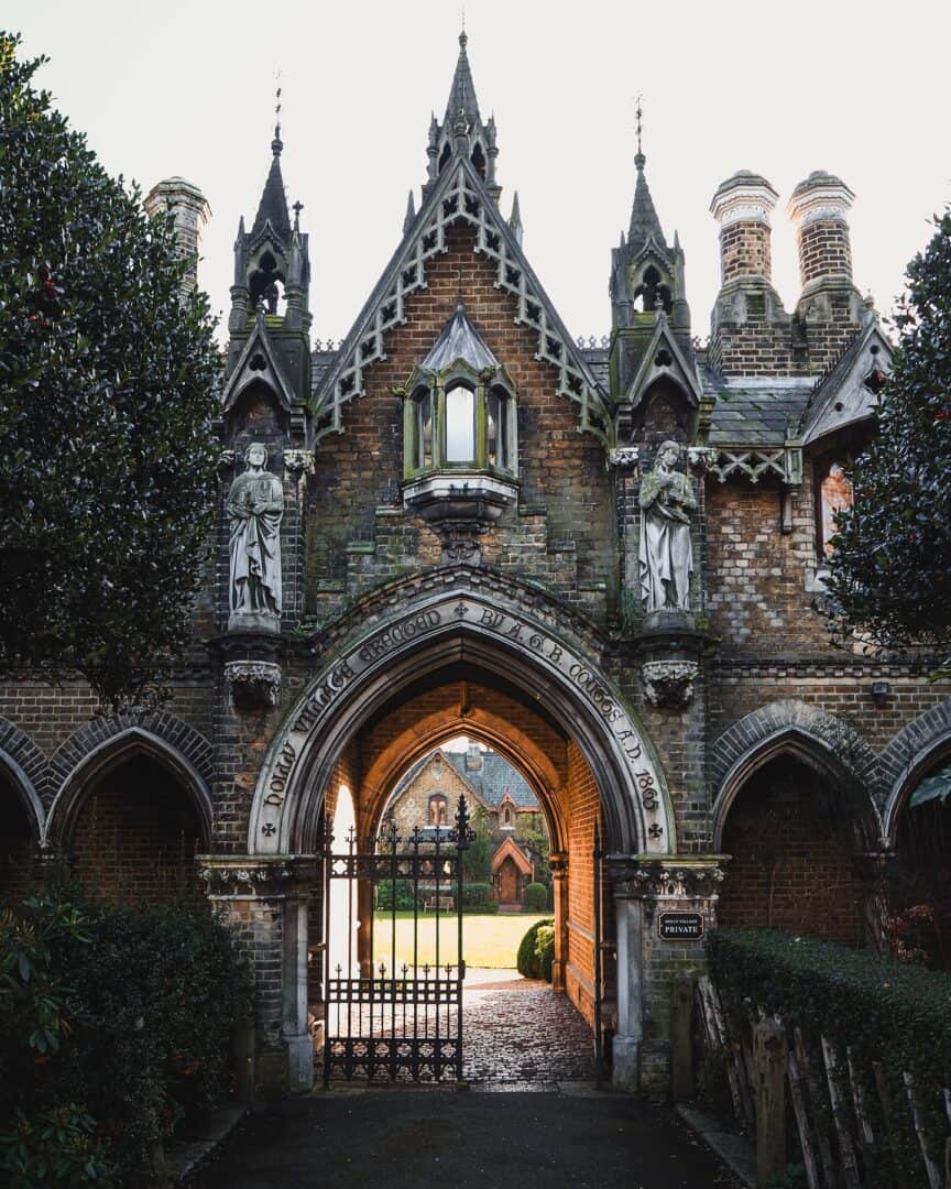 Nightmarish Style: 9 Spookiest Haunted House Designs – DecoFond