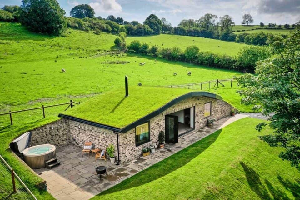 Living Below The Surface: 10 Underground Houses – DecoFond