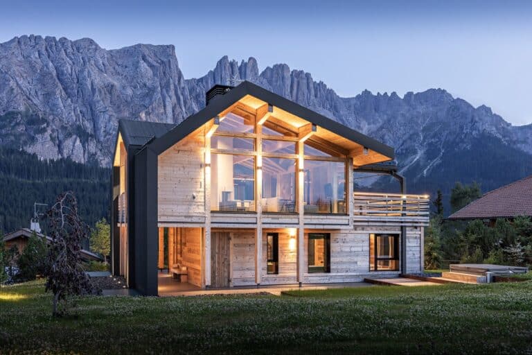 Living Naturally: 12 Wooden Houses That Blend In With Nature – DecoFond