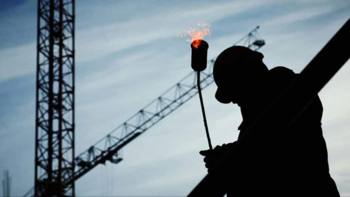 6 Shocking Secrets Contractors Keep Under Wraps: Spill the Paint – DecoFond