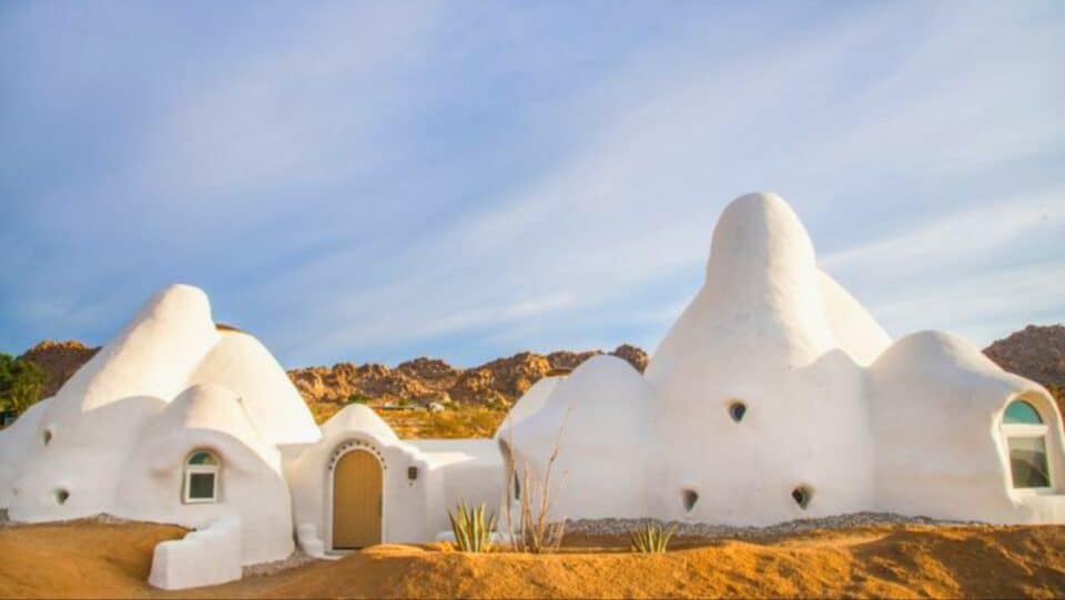 7 Handcrafted Mud and Clay Homes That Blend Artistry with Comfort ...