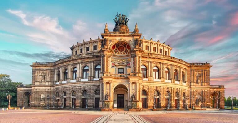9 Most Magnificent Opera Houses Around The World – DecoFond