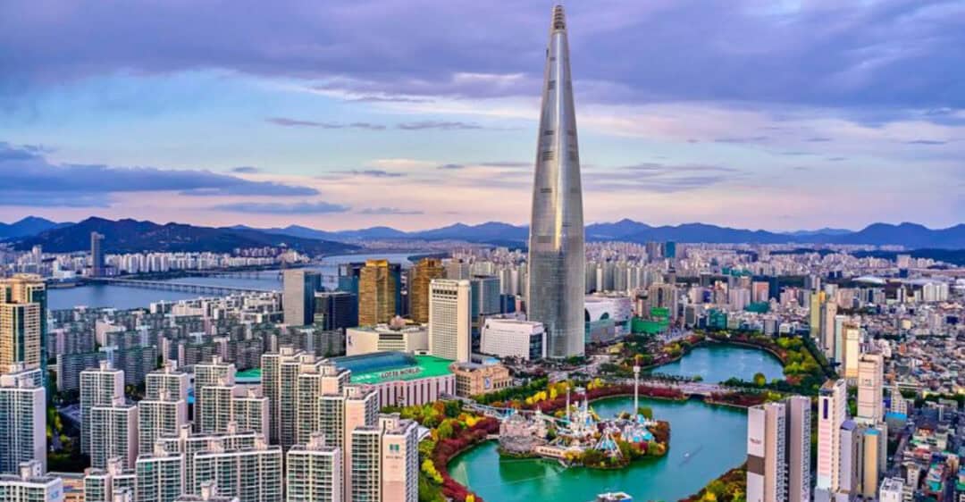 8 Iconic Homes from Horror Movies – DecoFond