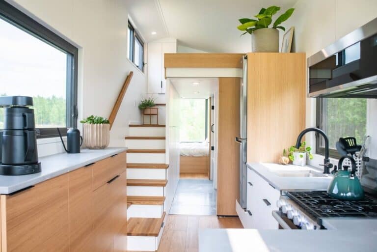 Step Inside This Charming Two-Bedroom Tiny House – DecoFond