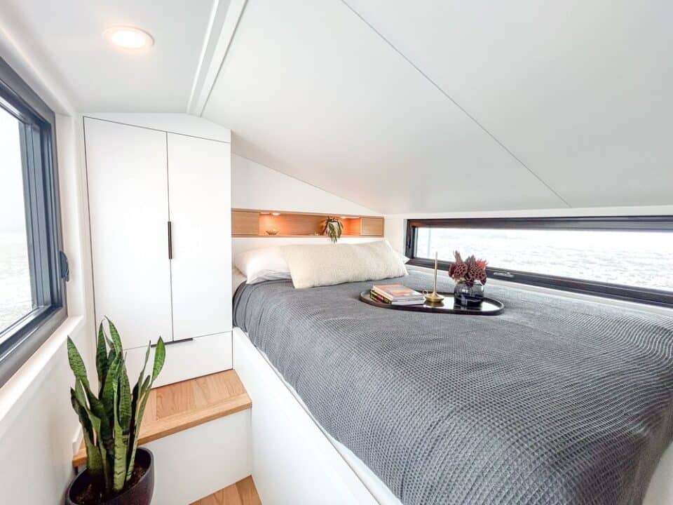 Step Inside This Charming Two-Bedroom Tiny House – DecoFond