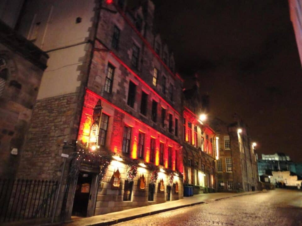 The Witchery by the Castle Is A Must-See In Edinburgh – DecoFond