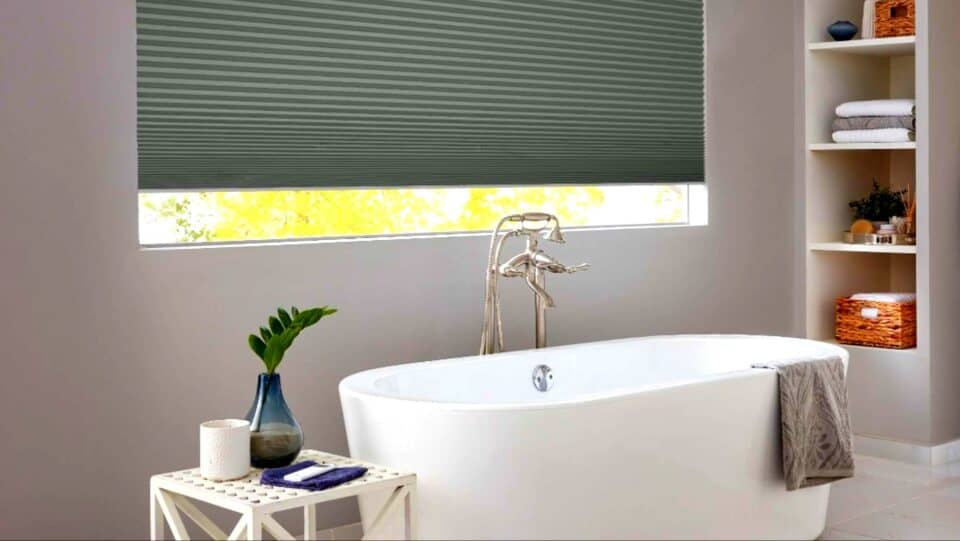 5 Window Treatments Made for Bathroom Comfort – DecoFond
