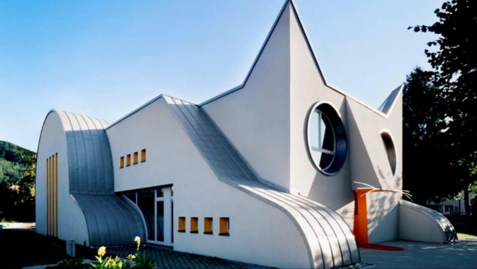 7 Wildly Impressive Animal-Shaped Buildings You Have to See to Believe ...