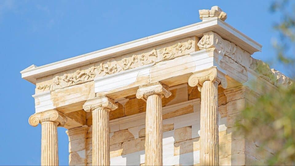 10 Classic Architectural Features That Command Respect – DecoFond