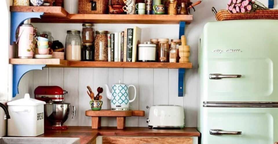 11 Cluttercore Looks That Are a Hot Mess—in the Best Way – DecoFond