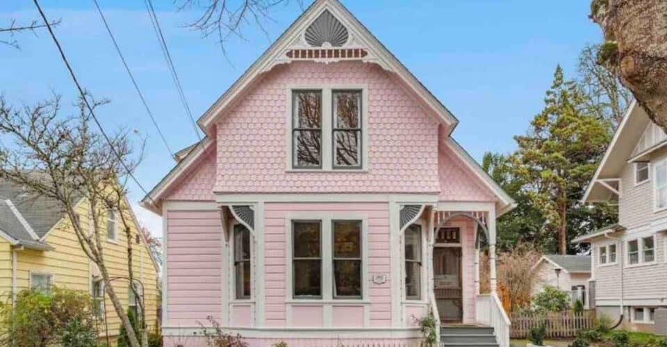 9 Adorable Tiny Pink Homes That Redefine Charm And Style – DecoFond