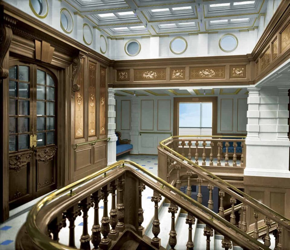 RMS Oceanic: The Ship That Redefined Luxury and Innovation – DecoFond