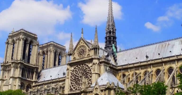 10 Interesting Facts About the Stunning Notre-Dame Cathedral – DecoFond