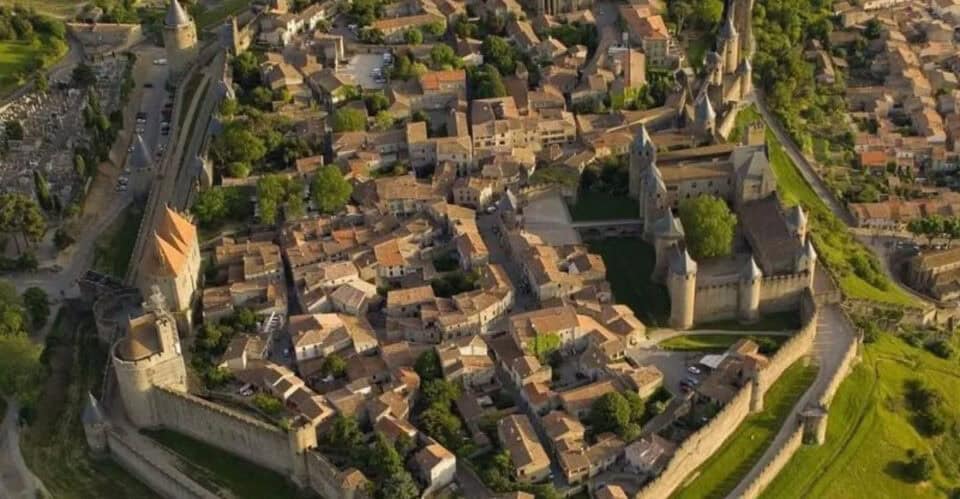 10+ Photos Of World’s Most Spectacular Walled Cities And Towns – DecoFond