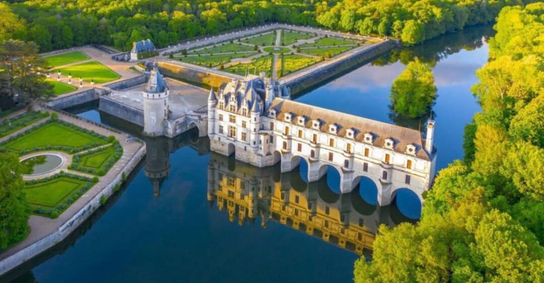 The 10 Striking Castles Set On Picturesque Rivers – DecoFond