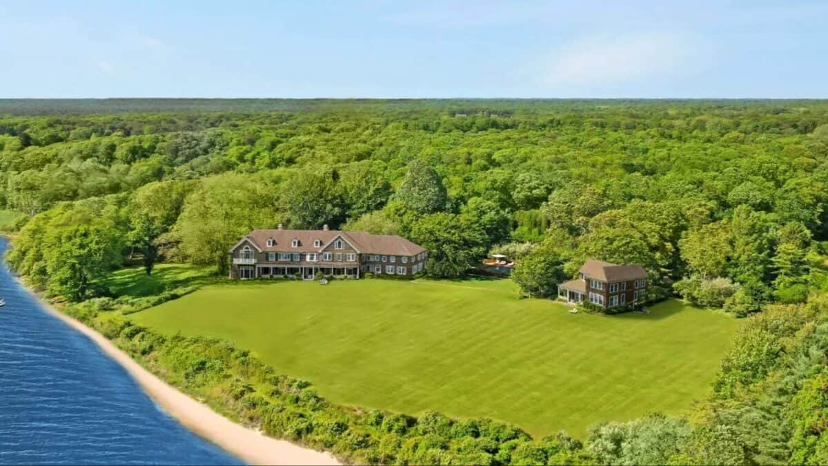 Step Inside This Lavish East Hampton Estate with 10 Bedrooms & 12 Baths ...