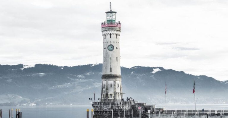 10 Iconic Lighthouses That You Have to See to Believe – DecoFond