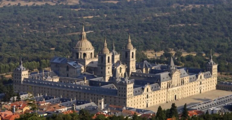 10 Impressive Structures Crafted From Granite – DecoFond