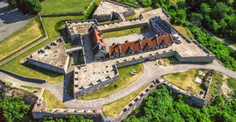 10 Military Forts Across America That Are Worth Visiting – DecoFond