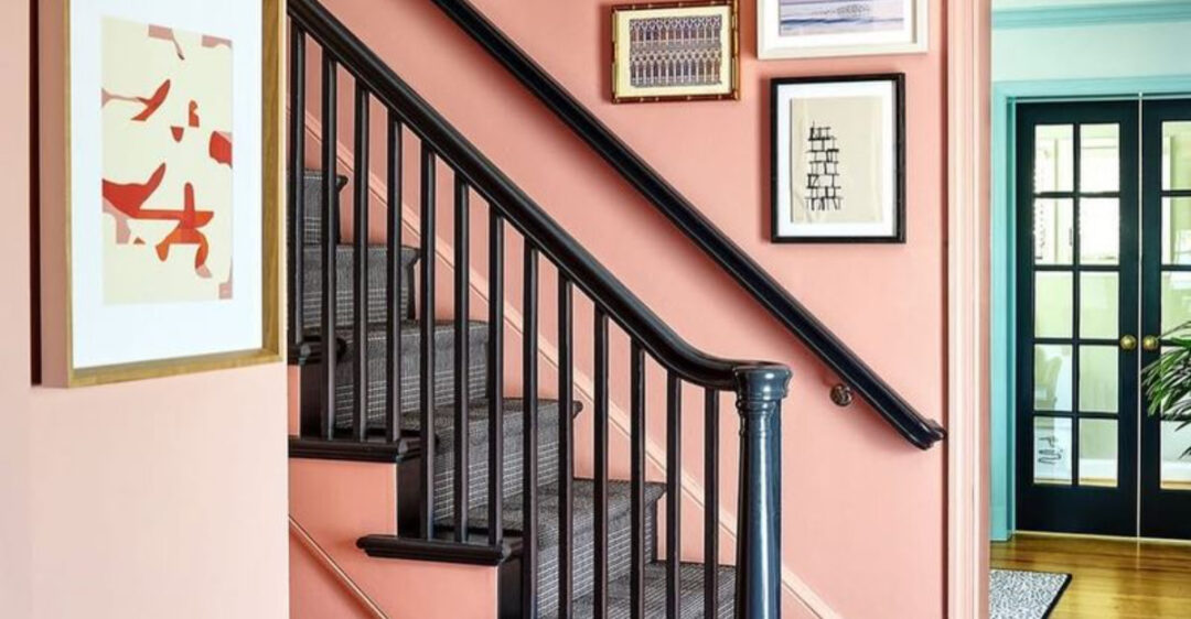 10 Paint Colors That Will Brighten Up Your Staircase – DecoFond