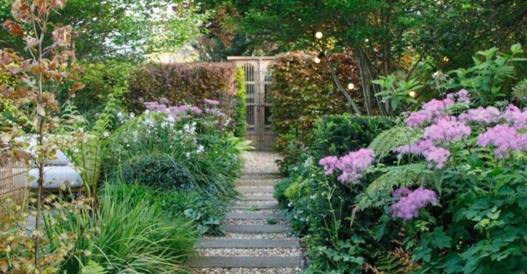 10 Naturalistic Garden Design Ideas to Turn Your Backyard Into a ...