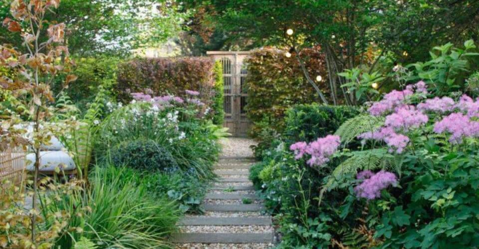 10 Naturalistic Garden Design Ideas to Turn Your Backyard Into a ...