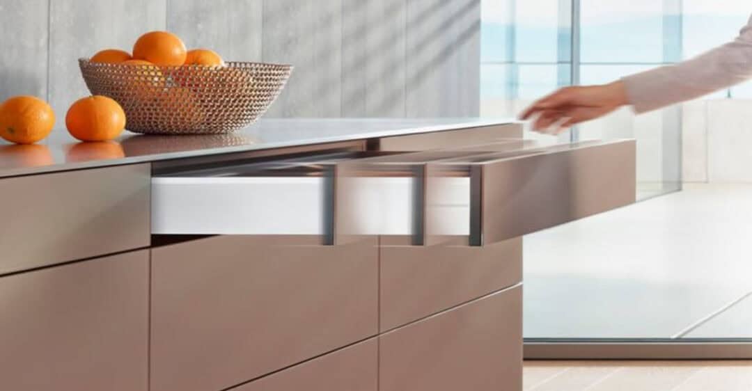 10 Pros and Cons of Push-to-Open Kitchen Cabinets – DecoFond
