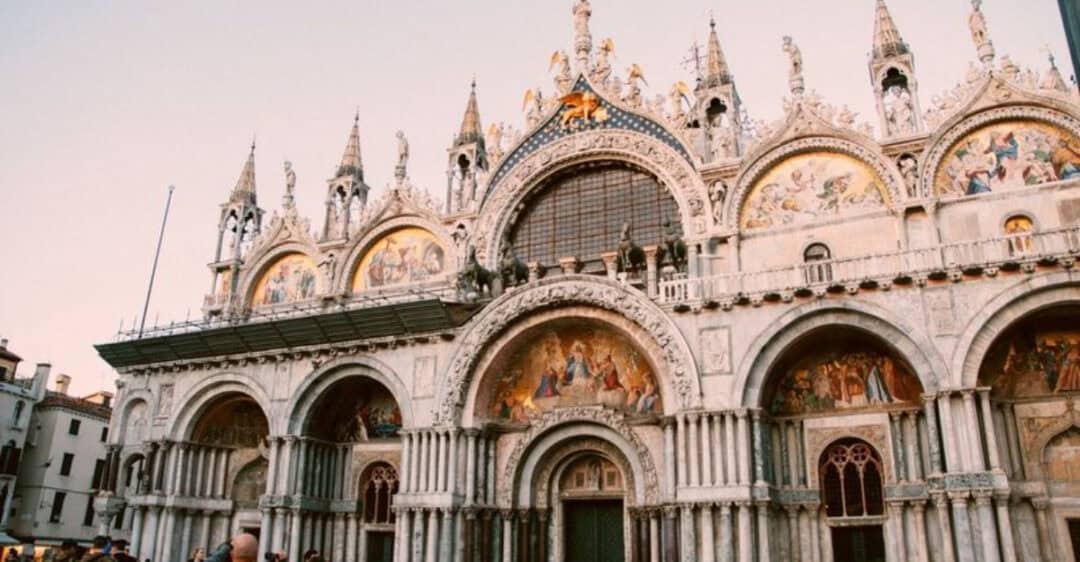 10 Stunning Examples of Byzantine Architecture – DecoFond