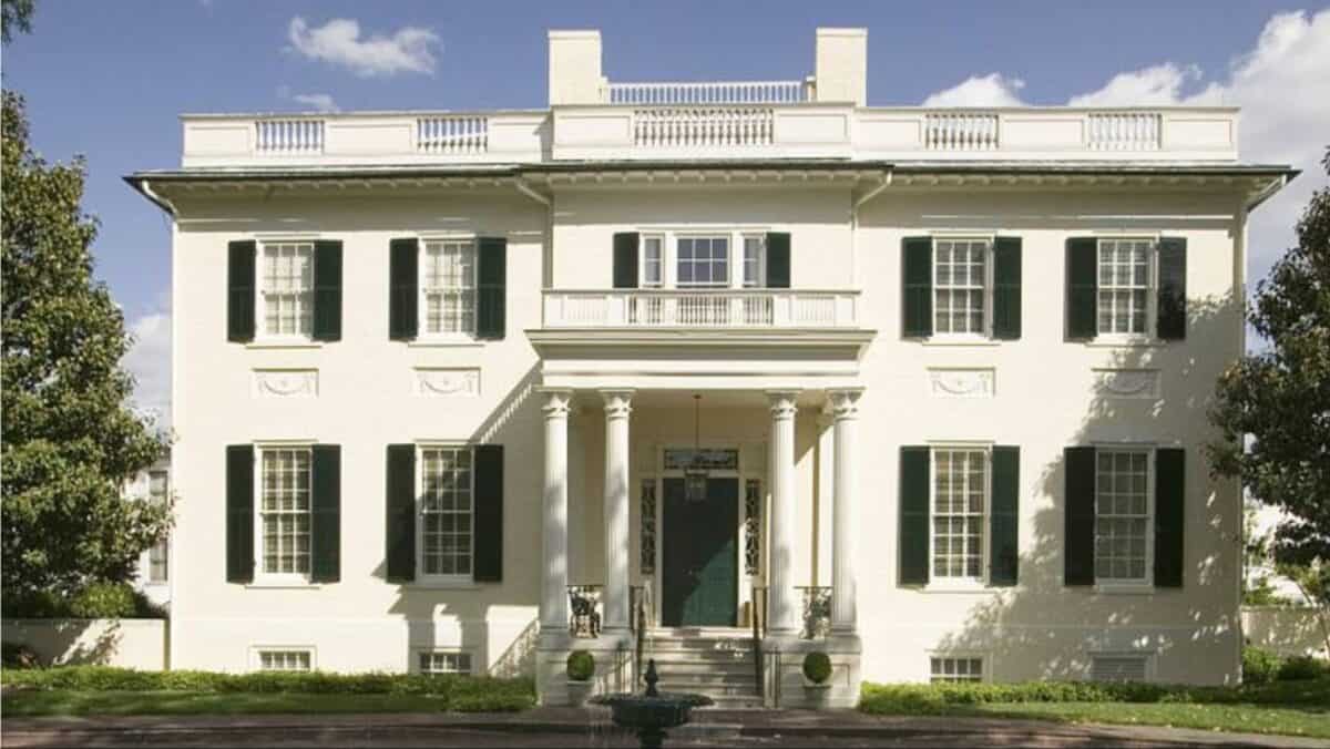 10 Distinctive Features That Define Charming Federal-Style Homes – DecoFond