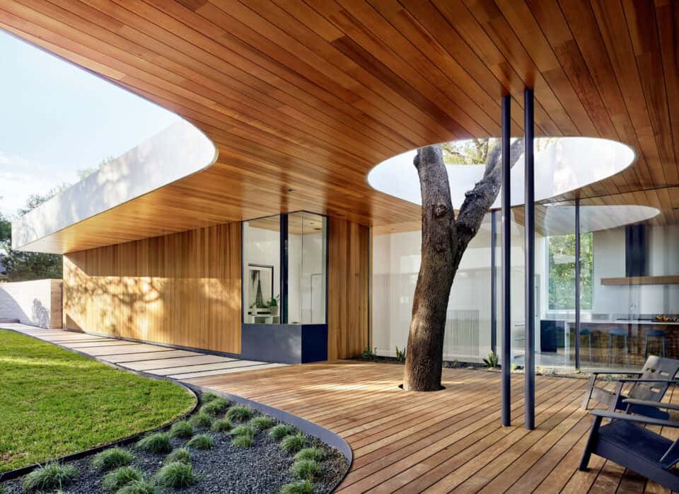 10 Incredible Homes That Kept Trees Right Where They Were – DecoFond