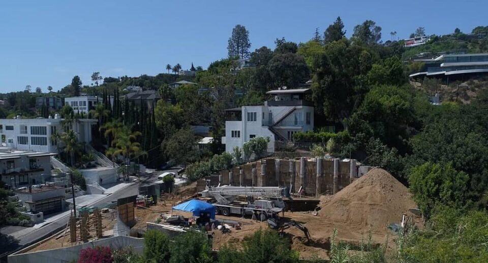 The Stunning Before And After Tour of This Modern Mansion Left Us ...